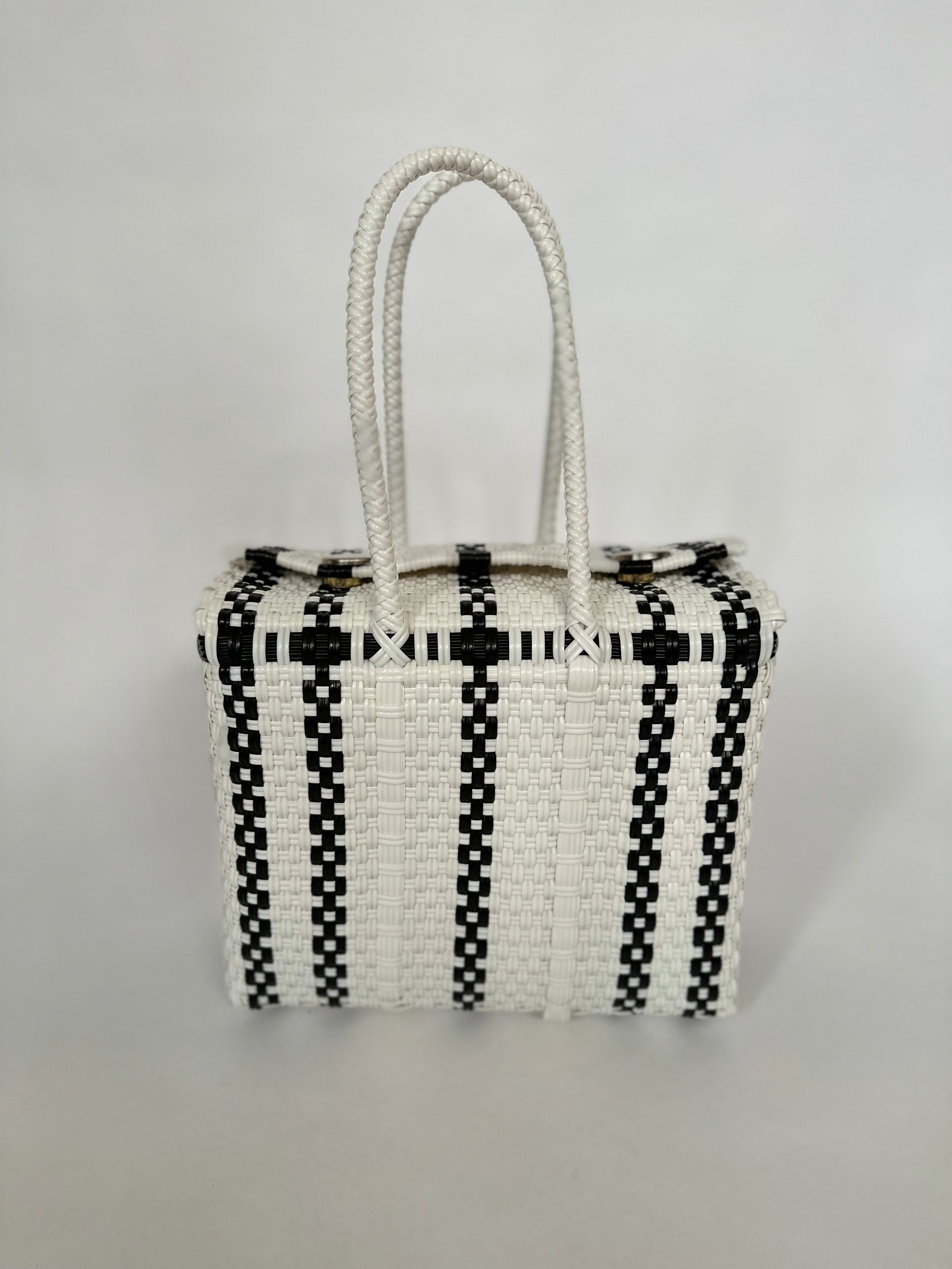 Mini Black&White – Qute by Stephania Quartararo